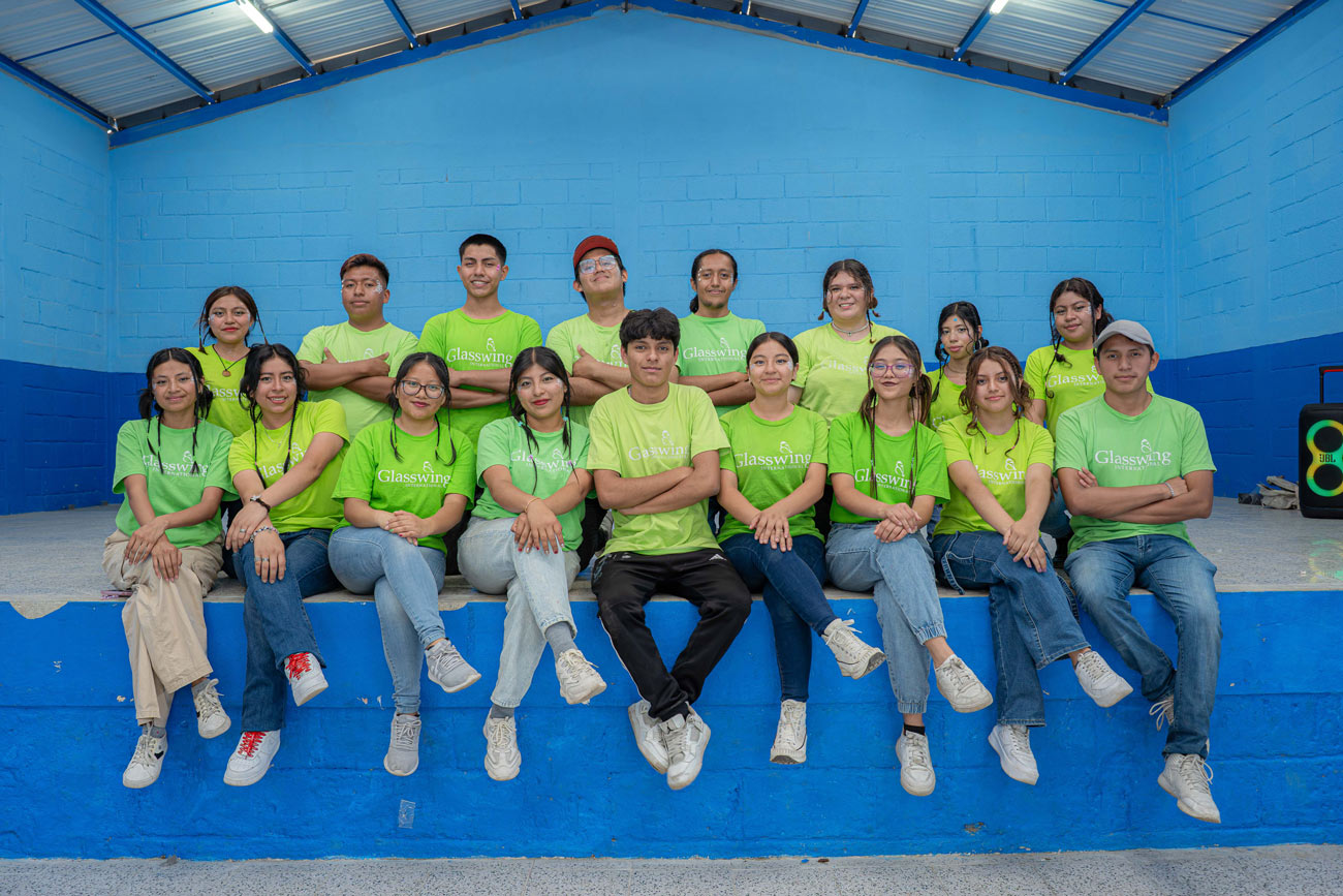 Glee Club Glasswing - Playing For Change Foundation