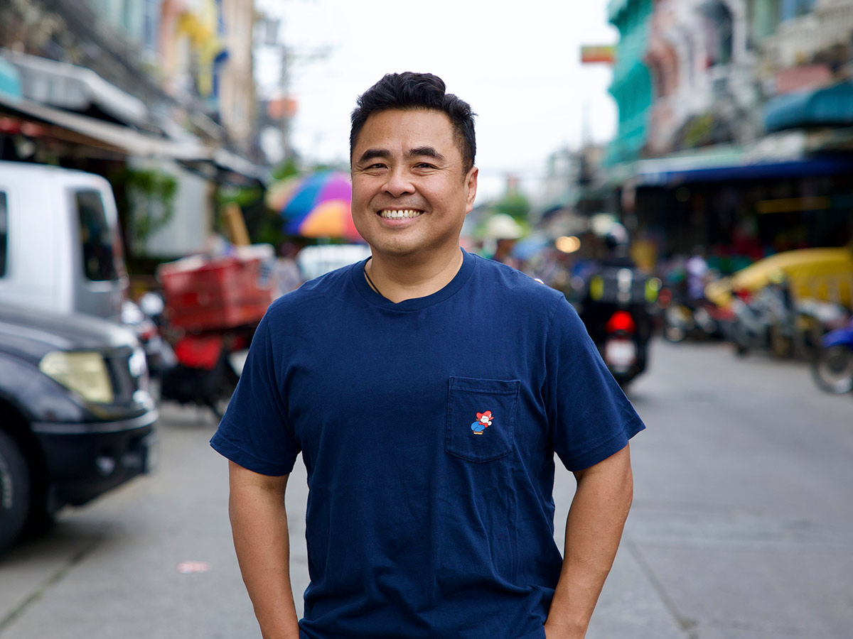 Teeraphon Veerasack (Ek) - Playing For Change Foundation